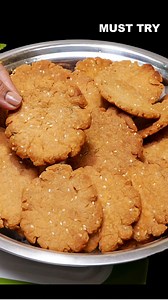 ✨ Atte Ki Meethi Mathri | Bina Maida, 100% Healthy & Khasta! 😍🍪⭐️ #cookwithparul #attekimathri #meethimathri #festivesweets #indiansweets #healthyrecipes #homemadesnacks #quickrecipes #halwaistyle #indianfood #comfortfood #teatimesnack #foodreels #hindirecipe [Atte Ki Meethi Mathri, Healthy Sweet Snack, No Maida Recipe, Wheat Flour Mathri, Crispy Sweet Snack,, Cook With Parul] | Cook With Parul